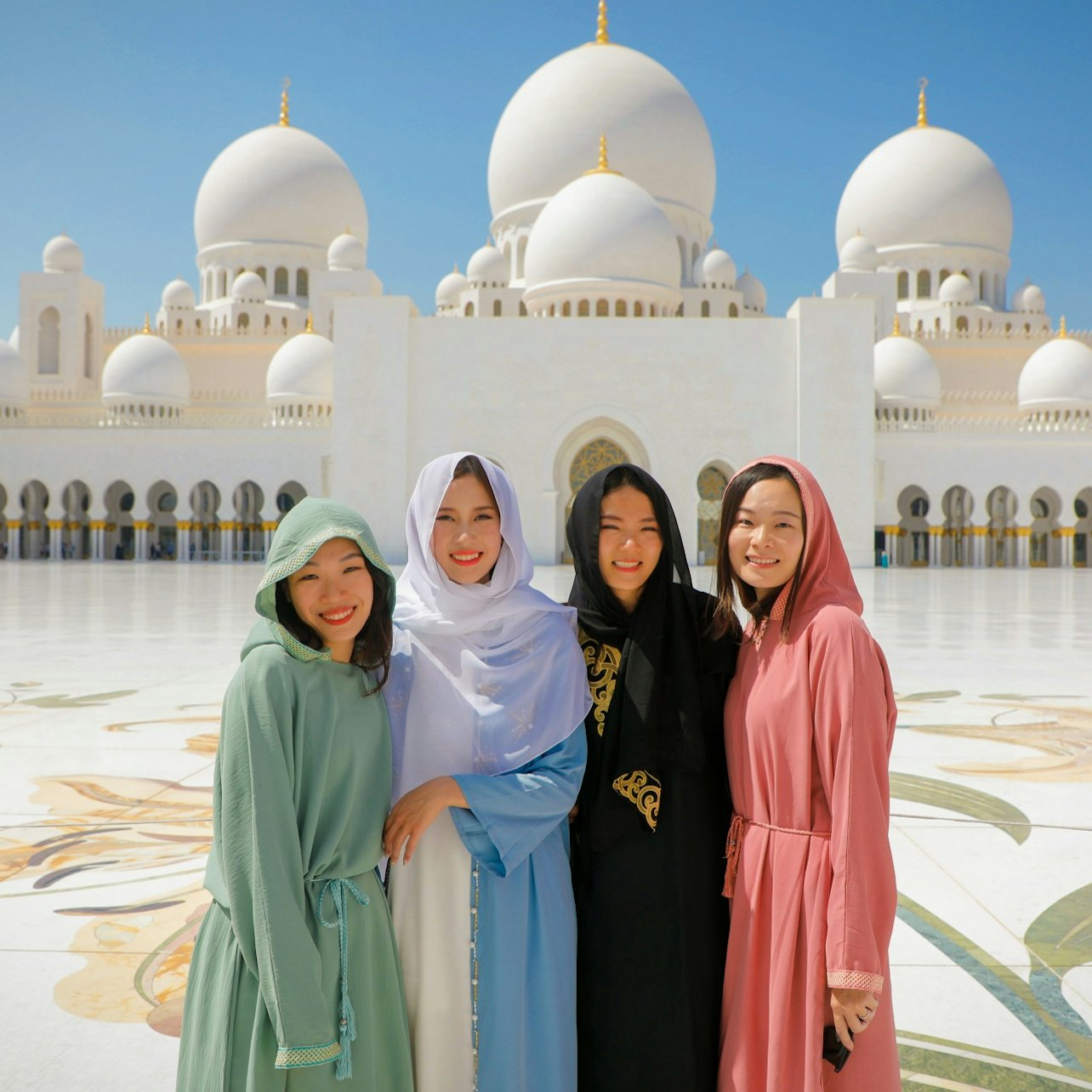 Day Trip from Dubai: Sheikh Zayed Grand Mosque, Qasr Al Watan and ...