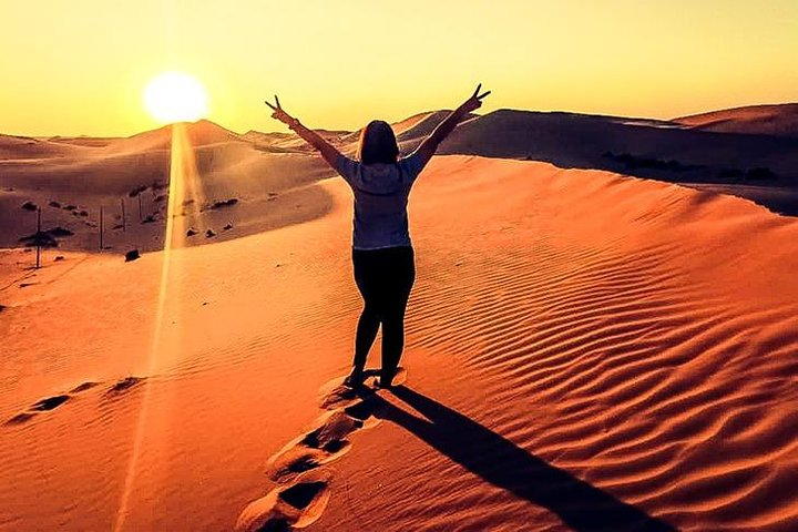 Desert Safari Experience 4×4 Pick and Drop from Abu Dhabi ใน อาบูดาบี ...