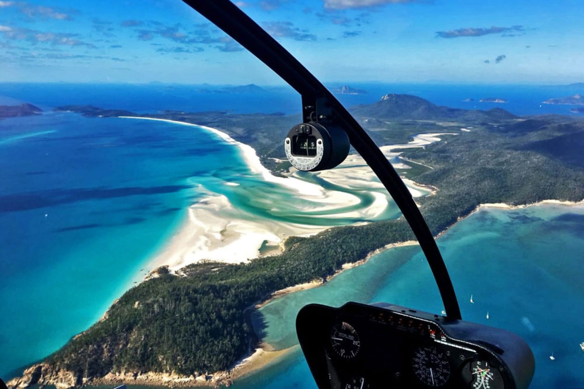 Great Barrier Reef Helicopter Tour Airlie Beach Tours Package ...