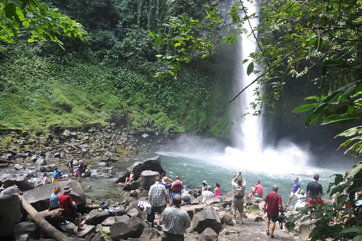 Full-Day Arenal Volcano and Rain Forest Tour from Guanacaste in Playa ...