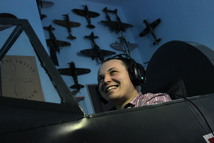 Private Combat Flight Simulator Experience in Prague | Pelago