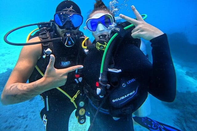 Moving Underwater 2 professional diving with lunch in Hurghada | Pelago