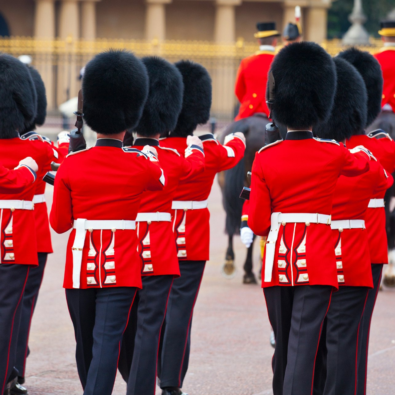 Changing of the Guard: Guided Tour in London | Pelago