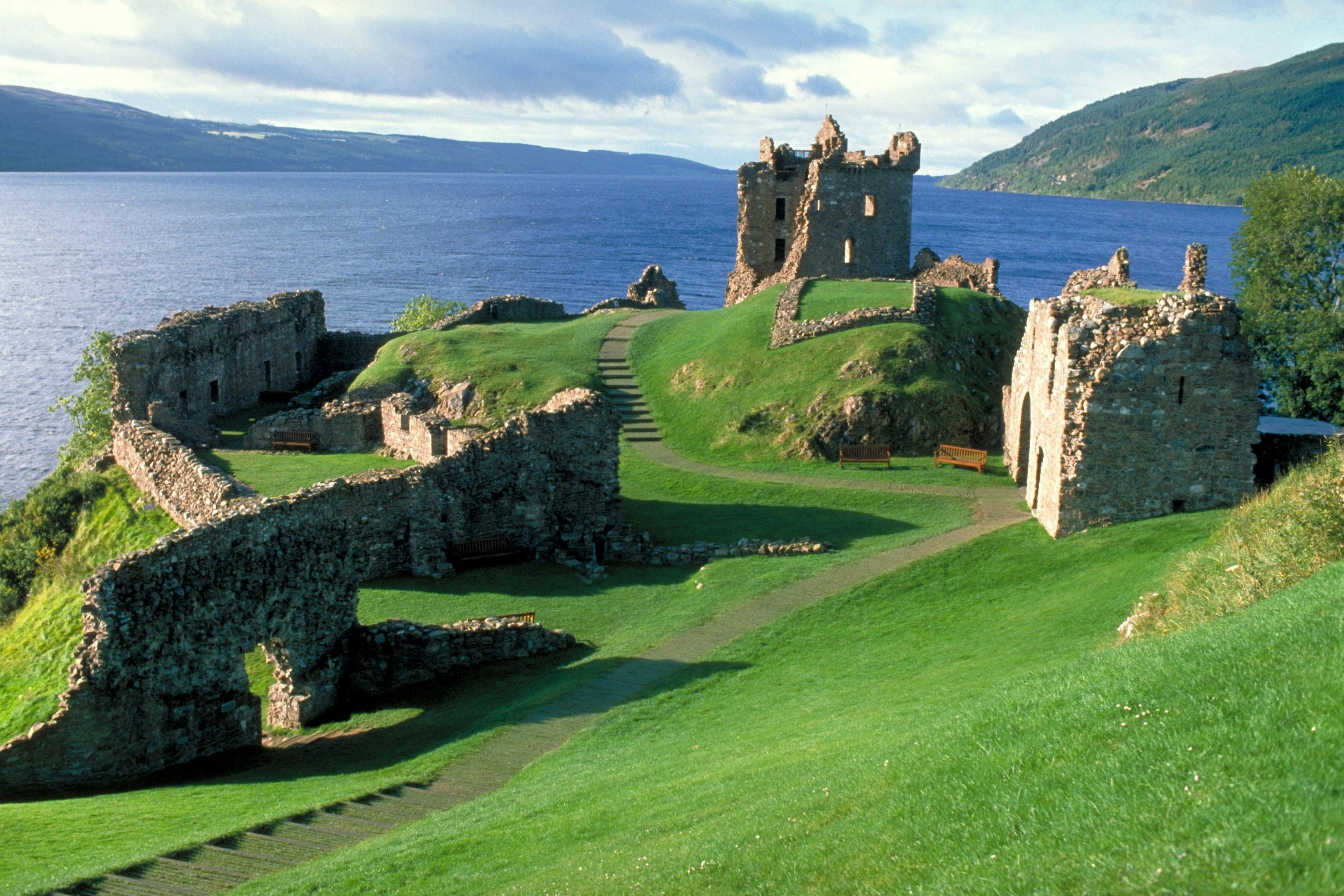 에든버러의 Loch Ness, Whisky & Outlander | Pelago