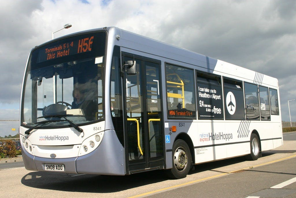 런던의 London: Bus Between London Heathrow Airport and Heathrow ...