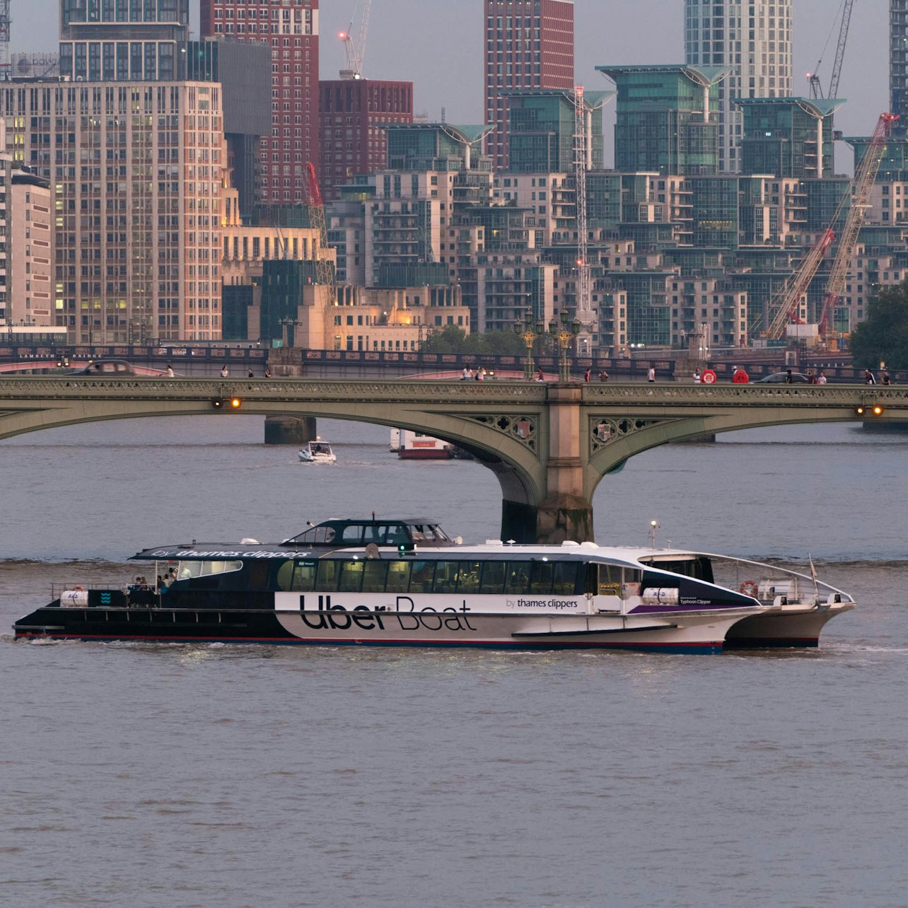 London: Hop-on Hop-off River Roamer & IFS Cloud Cable Car in London ...