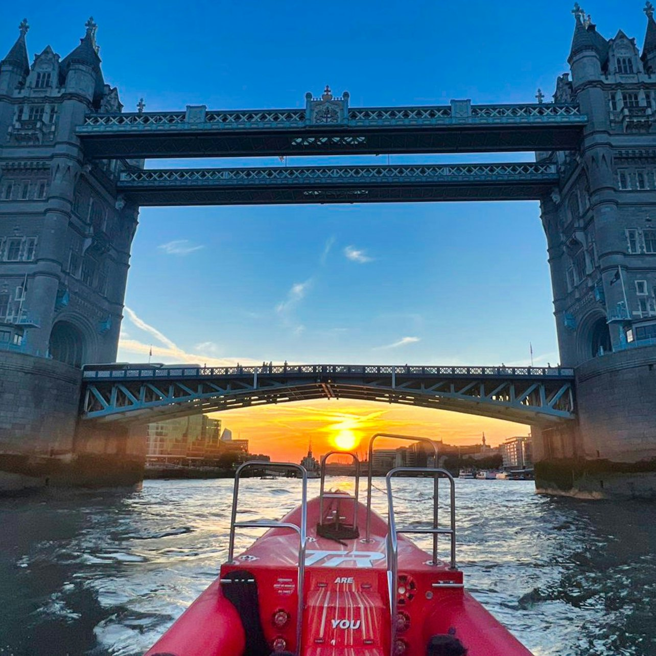 Thames Rockets: Speedboat Experience by Night in London | Pelago