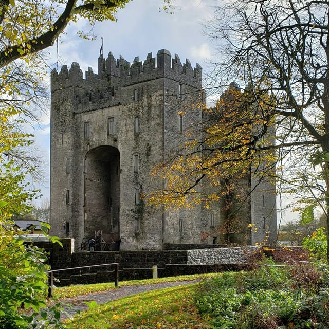 더블린의 Cliffs of Moher, Bunratty Castle & Ennis Town: Day Tour from ...