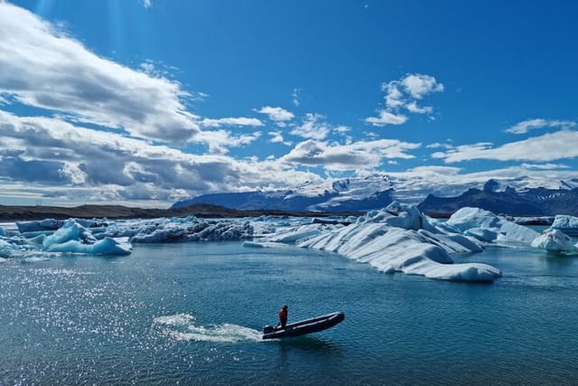 Private Sightseeing Tour to Diamond Beach in Vík | Pelago