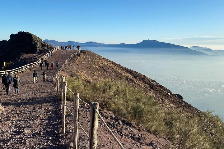 나폴리의 Mount Vesuvius Crater Tour with Skip-the-Line Entry from Naples ...