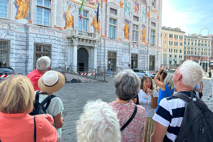 Private Genoa Walking Tour with Ride up to the "360 ° city view Balcony ...