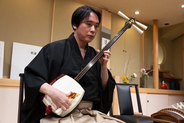 Japanese traditional music show created by Shamisen in Tokyo | Pelago
