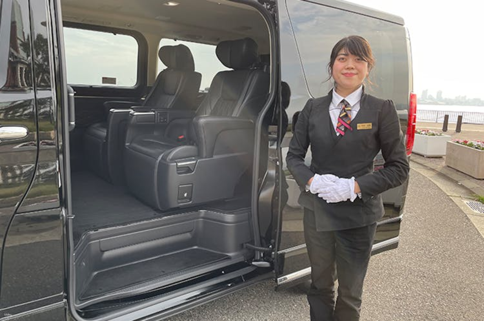 Private transfer from Tokyo to Narita airport (NRT) in Tokyo | Pelago