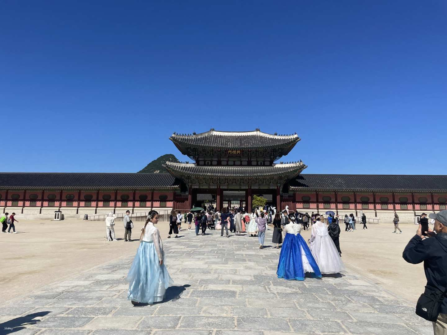 Into Korean History: Gyeongbokgung Palace / Bukchon Hanok Village ...