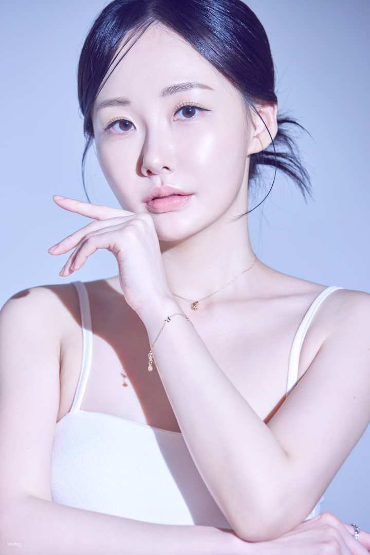 K-Beauty Make Up Experience at ROA.MAKEUP in Hongdae, Seoul | South ...