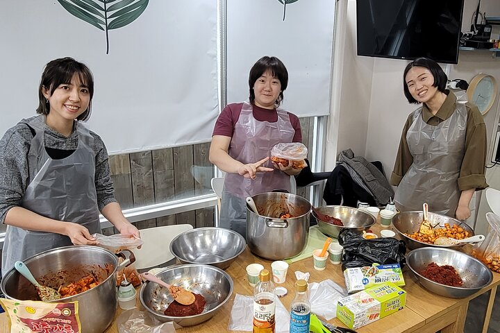 Busan Kkakdugi(Korean radish Kimchi) class with various options in ...