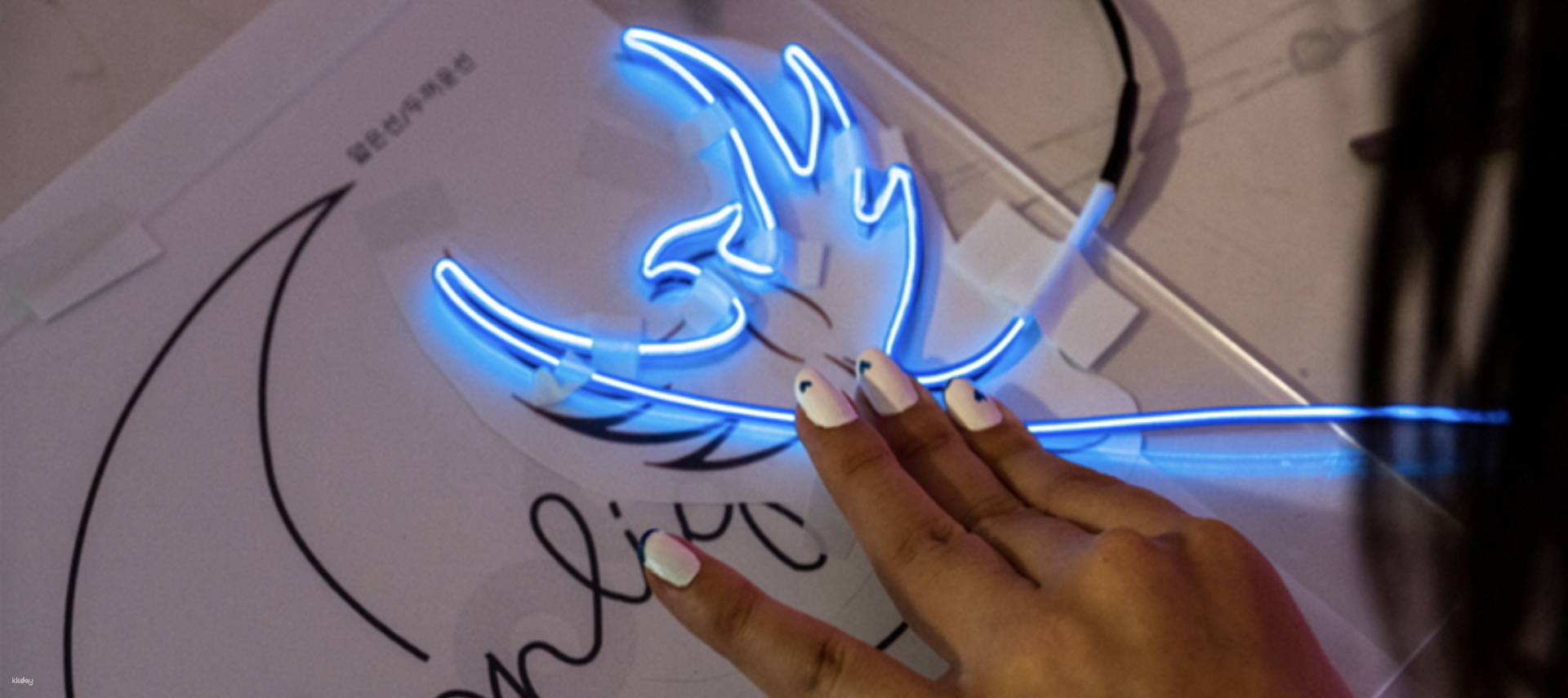 [Seoul Gangnam] Making Neon Sign Interior Props in Gangnam in Seoul ...