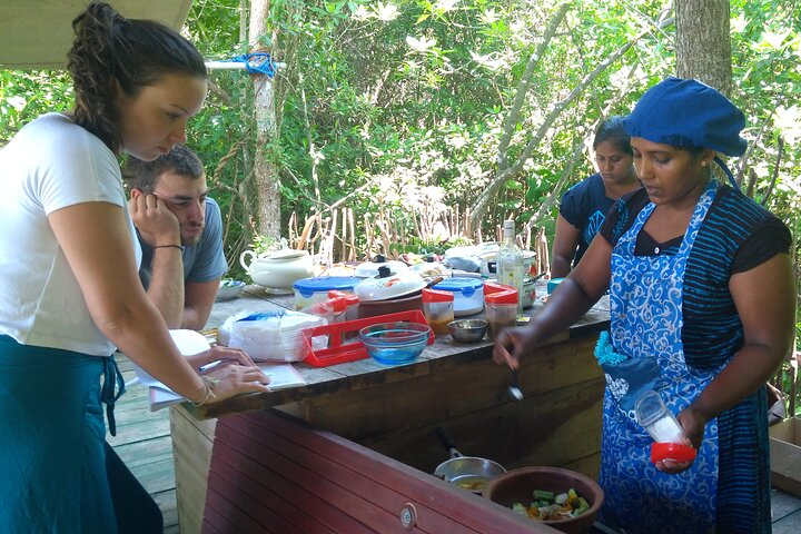 Cooking Experiment with Sri Lankan Spices from Matale in Kandy | Pelago