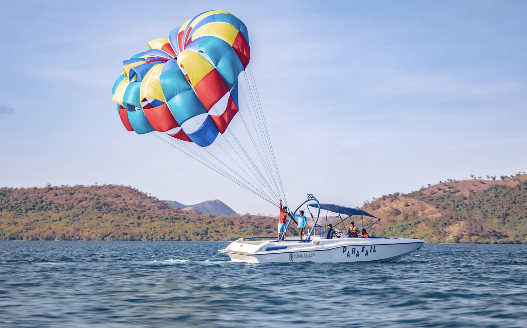팔라완의 Caron Water Sports Parasailing Experience | Palawan | Pelago
