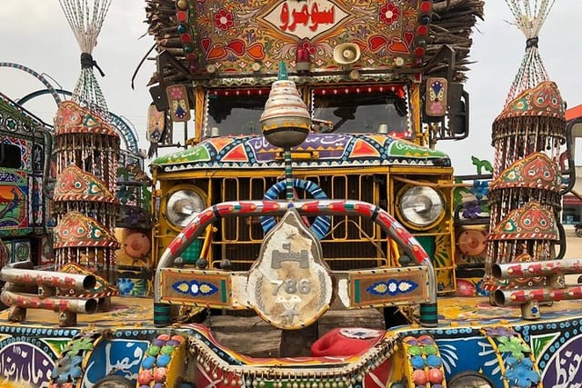 Singapore Tourist Attractions Peshawar Road Karachi Stand - Infoupdate.org