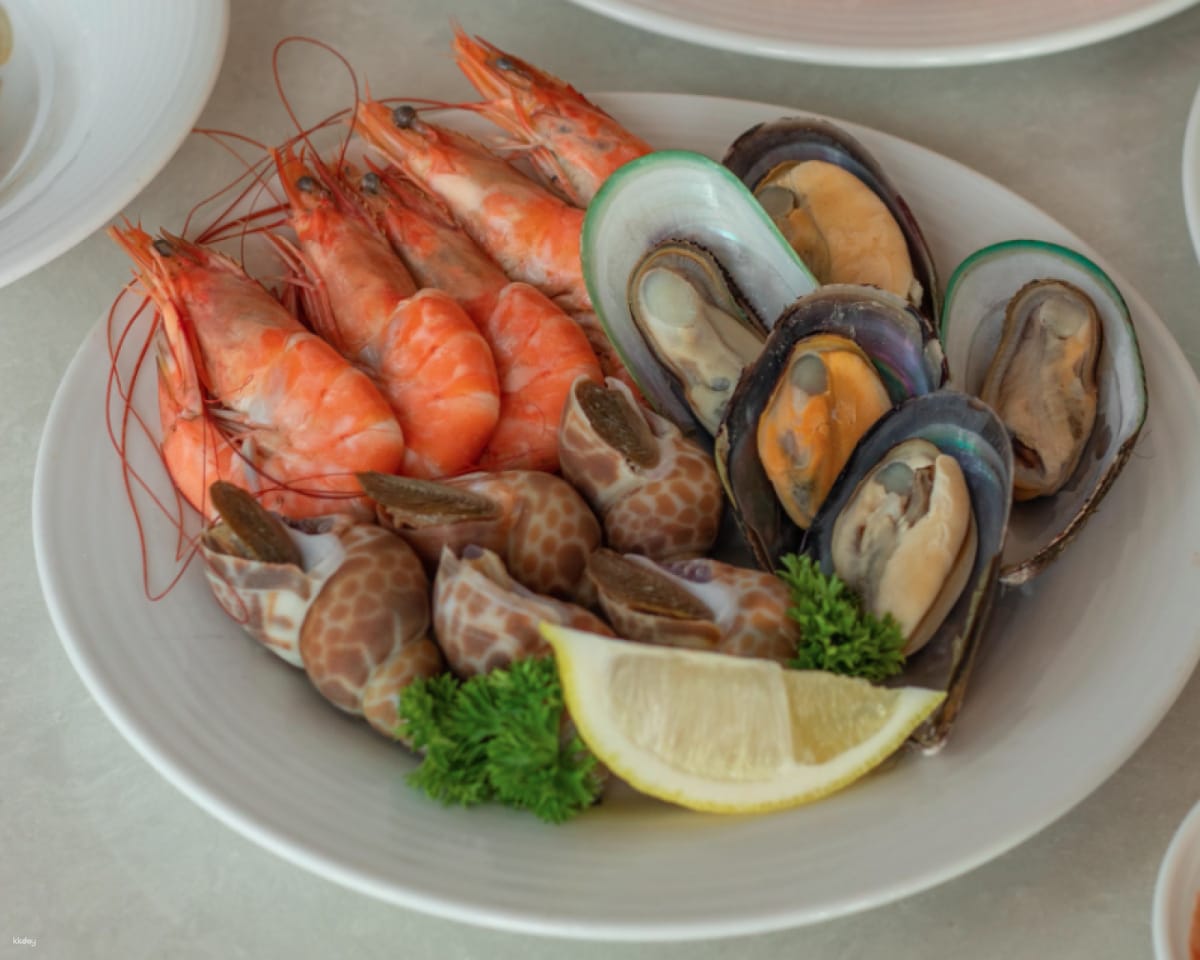 Edge by Hilton Pattaya: Lunch Buffet | Thailand in Pattaya | Pelago