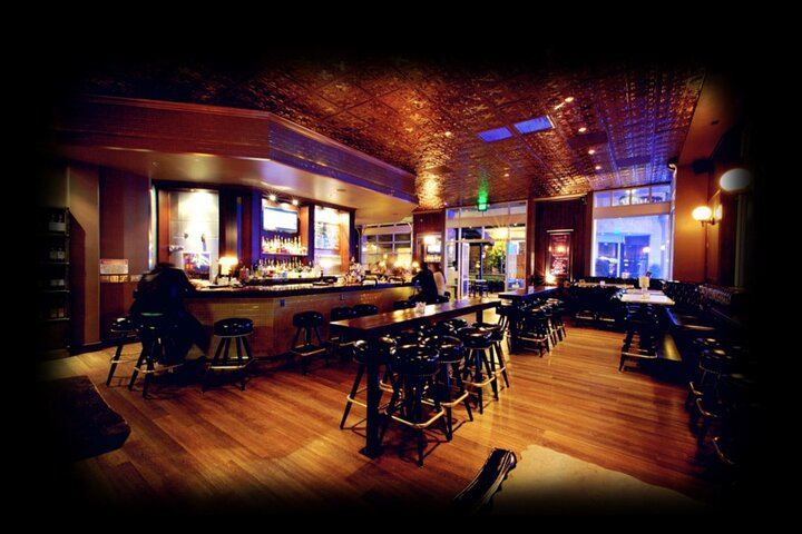 롱비치의 A Spectacular Bar Crawl: Long Beach Boss | Pelago