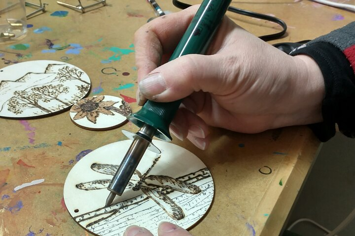 에스테스 파크의 Pyrography Wood Burning Class | Pelago