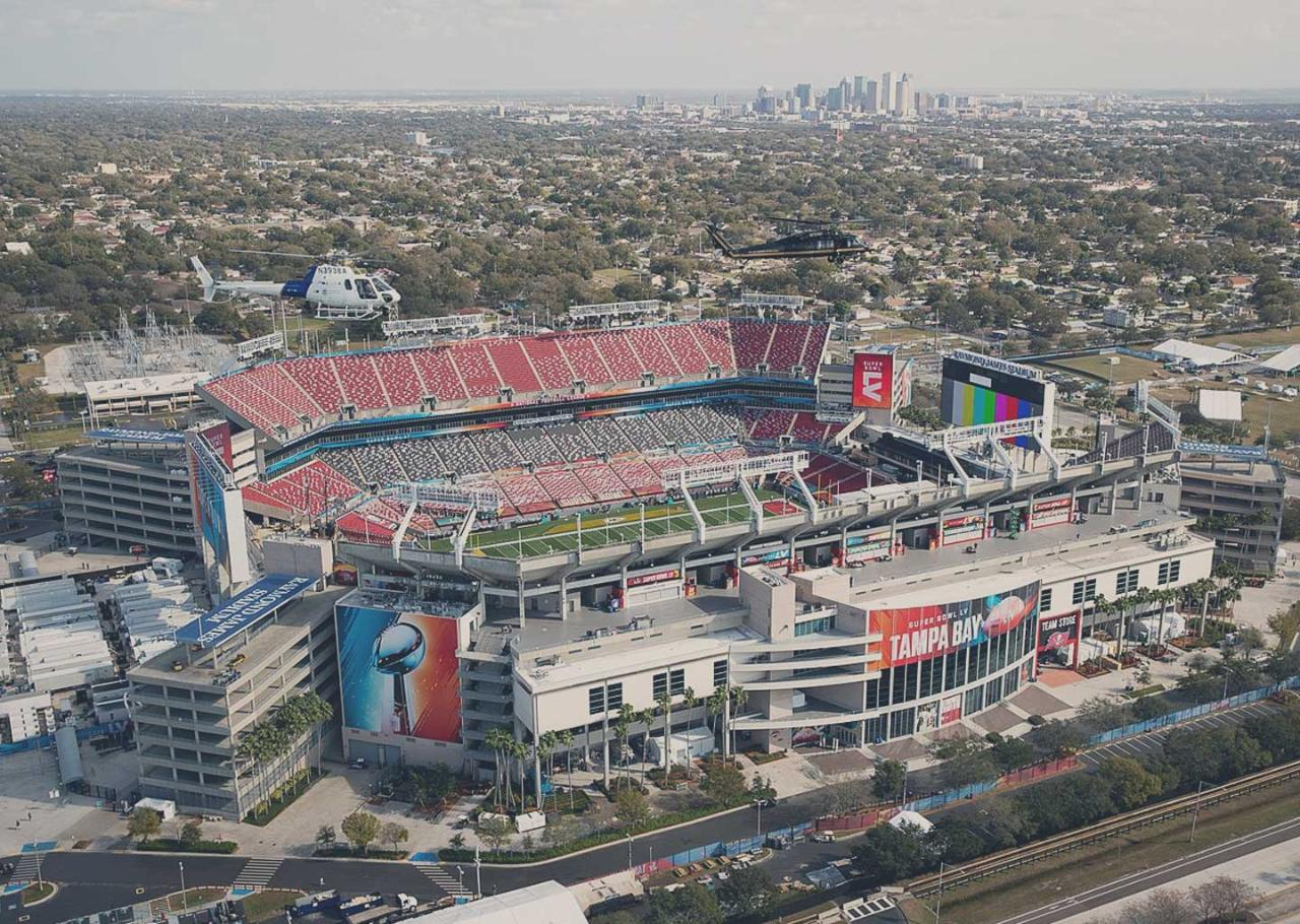 탬파의 Tampa Bay Buccaneers at Raymond James Stadium | Pelago