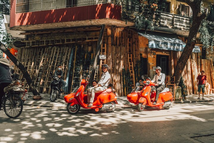 Hanoi의 Vespa Sidecar Sightseeing Tour in Hanoi | Pelago