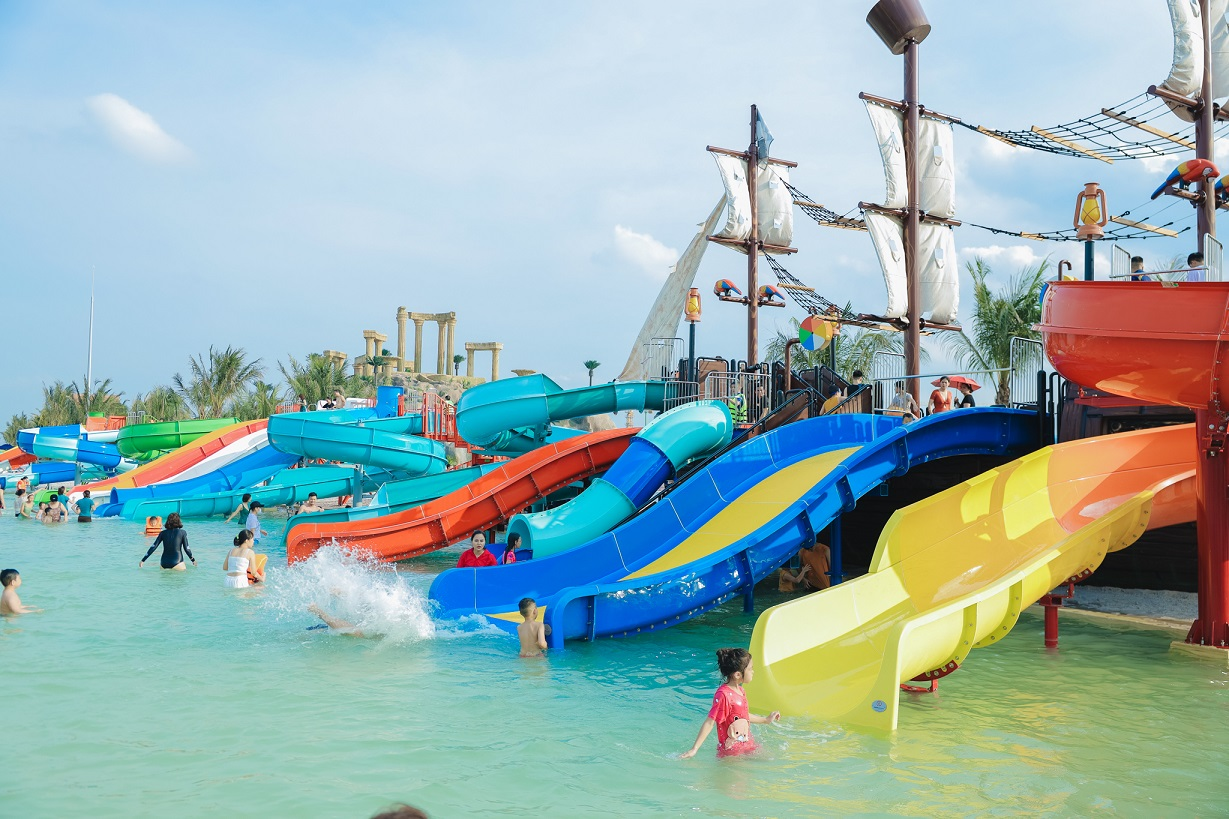 VinWonders Hanoi Water Park Ocean Park 2 (Royal Wave Park) Ticket in Hanoi | Pelago